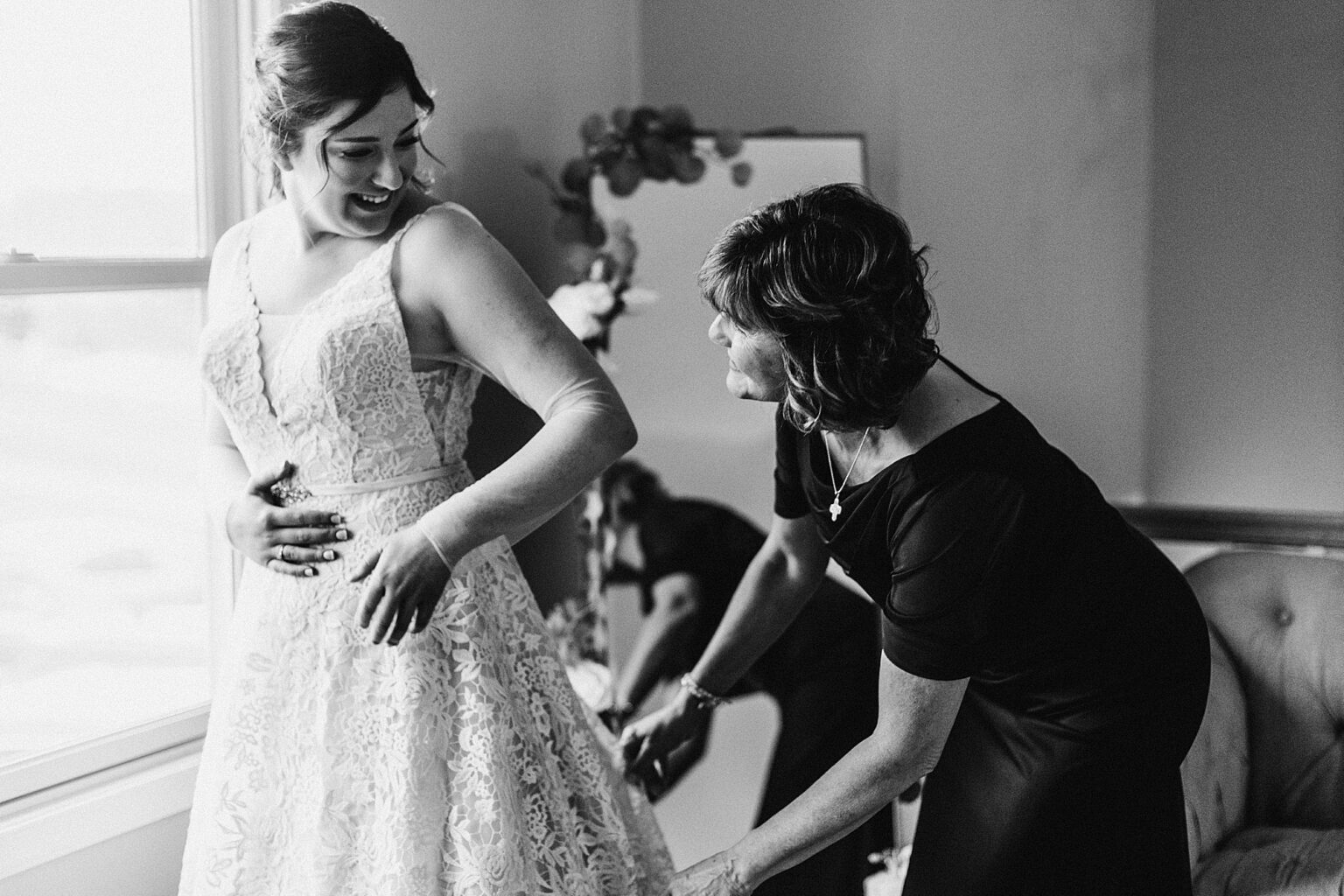 Caroline & Max || Windy Wedding Overlooking Ohio River